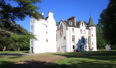 Erchless Castle - Holiday houses in Scotland Exclusive Properties ...