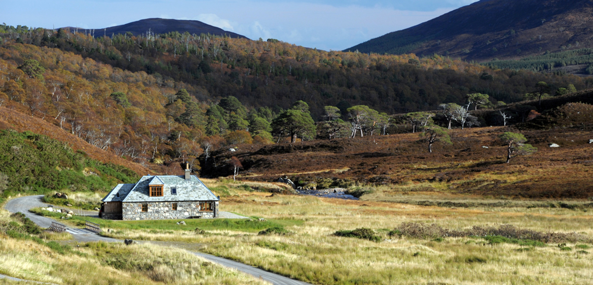 Ghillie’s Rest Lodge | Ardgay, Sutherland | River Views | Sleeps 4